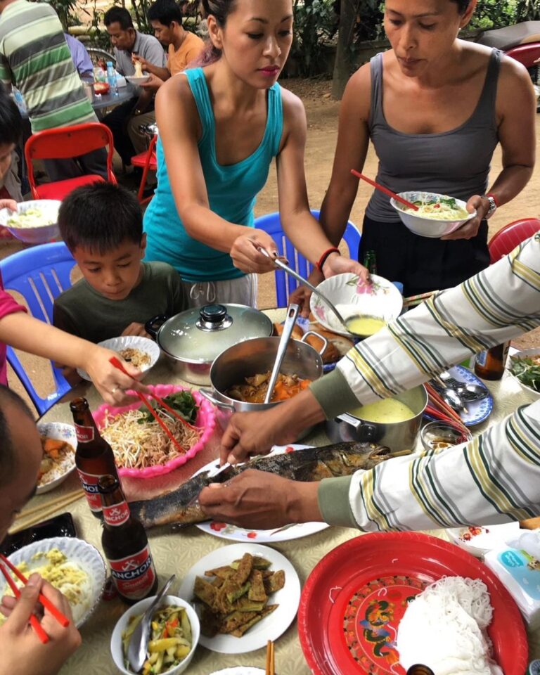 Nom Banh Chok – Fish curry noodle dish - the soul of Cambodian cuisine ...